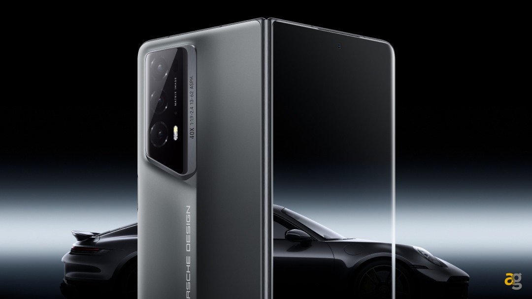 Honor Magic V2 e Magic V2 RSR Porsche Design sono ufficiali in Italia ...